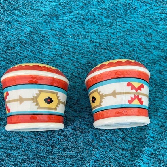 STONEWARE BY CROCS | Kitchen | Salt And Pepper Shakers Southwest Design ...